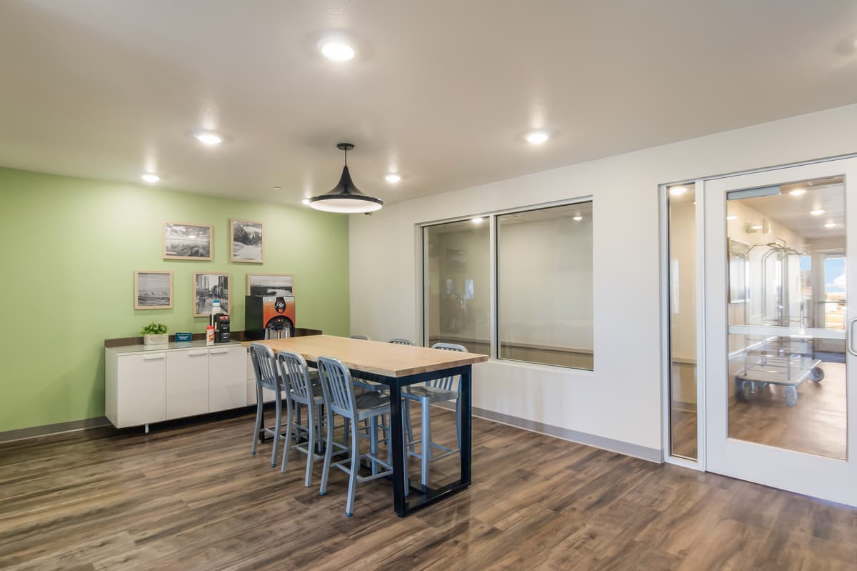 Extended Stay Hotel in Ceres, CA | WoodSpring Suites Ceres - Modesto